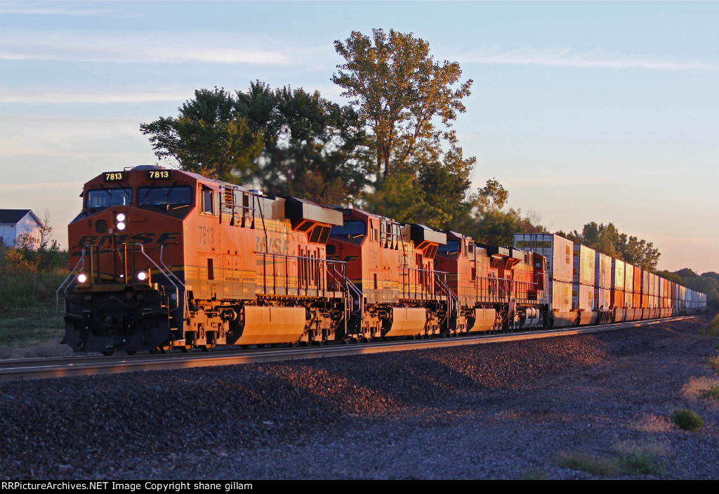 4 unit's work a WB stack into La Plata Mo.